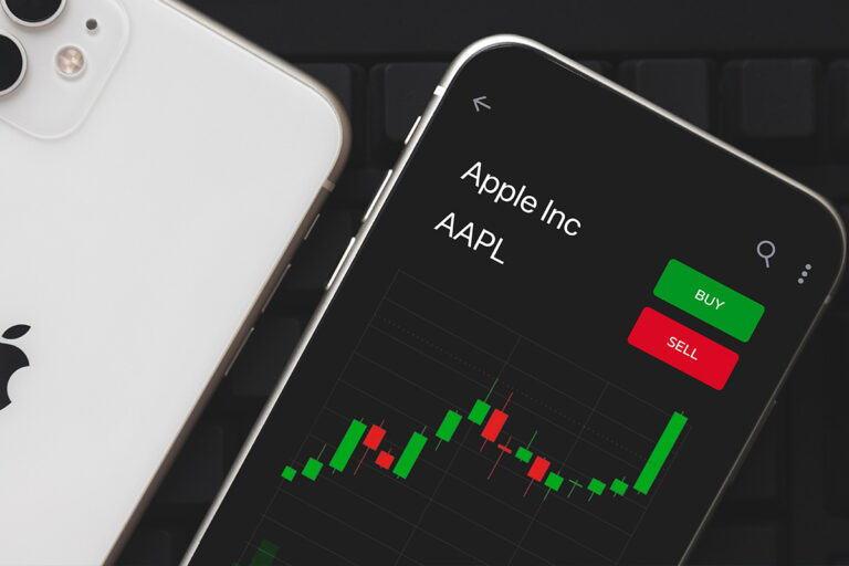 Apple (AAPL) Stock: Climbs Following Surprise AirPods Max 2 Release ...
