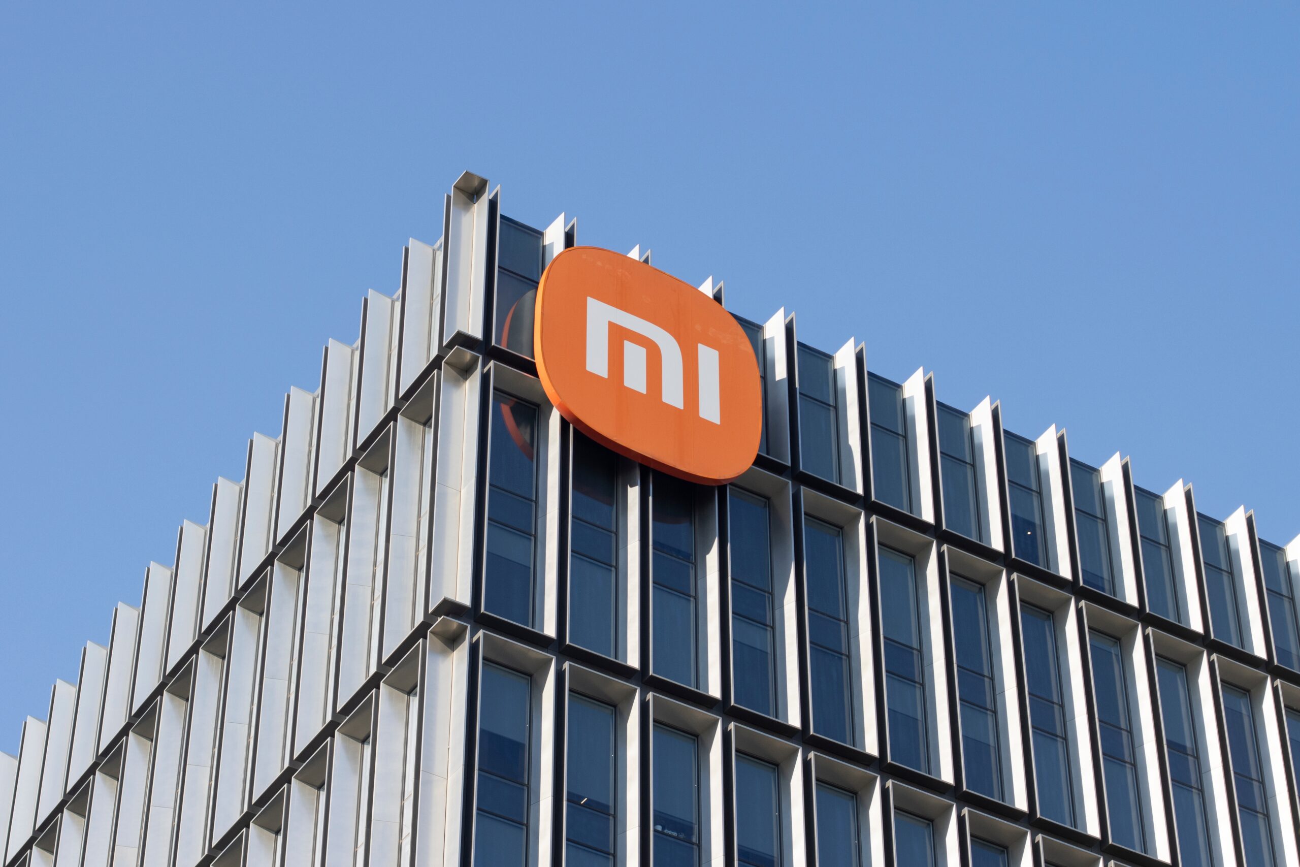Xiaomi Stock Falls as SU7 Driver Dies in Chengdu Crash as Electronic ...