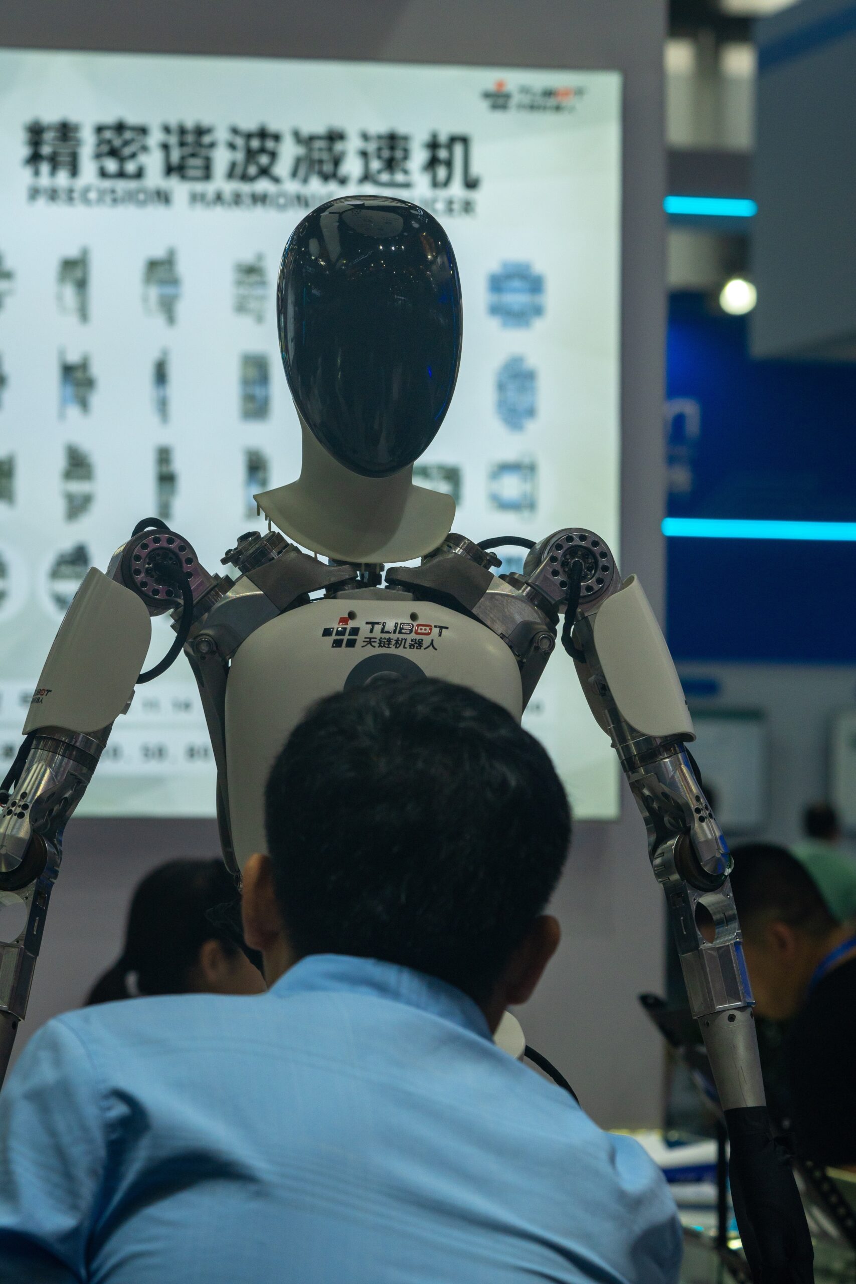 China Eyes 90% AI Adoption with New Humanoid Robot Bases - Parameter